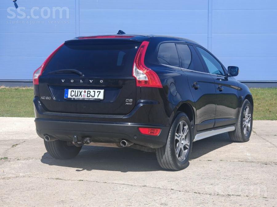 Melns Volvo XC60 2012 Rīga, ar dzinēja tilpumu 2.40 L un nobraukumu 350 tūkst. km par 7990 €, foto 12 vietnē AUTOMOTO.COM.LV