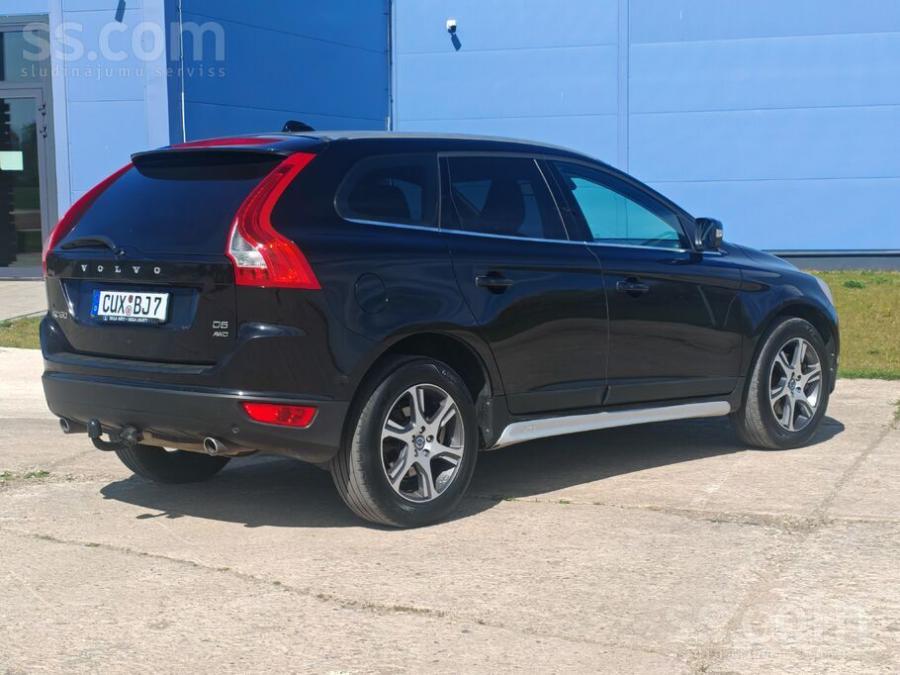 Melns Volvo XC60 2012 Rīga, ar dzinēja tilpumu 2.40 L un nobraukumu 350 tūkst. km par 7990 €, foto 14 vietnē AUTOMOTO.COM.LV