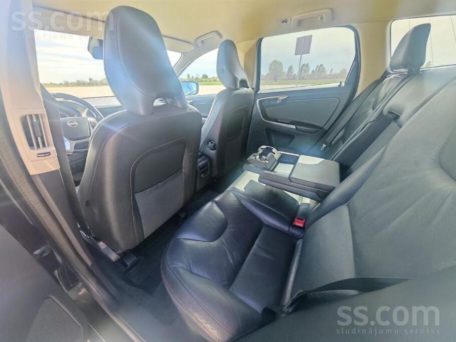 Melns Volvo XC60 2012 Rīga, ar dzinēja tilpumu 2.40 L un nobraukumu 350 tūkst. km par 7990 €, foto 16 vietnē AUTOMOTO.COM.LV