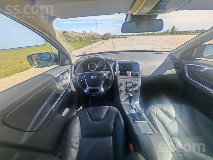 Melns Volvo XC60 2012 Rīga, ar dzinēja tilpumu 2.40 L un nobraukumu 350 tūkst. km par 7990 €, foto 17 vietnē AUTOMOTO.COM.LV