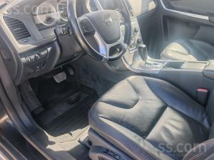 Melns Volvo XC60 2012 Rīga, ar dzinēja tilpumu 2.40 L un nobraukumu 350 tūkst. km par 7990 €, foto 20 vietnē AUTOMOTO.COM.LV