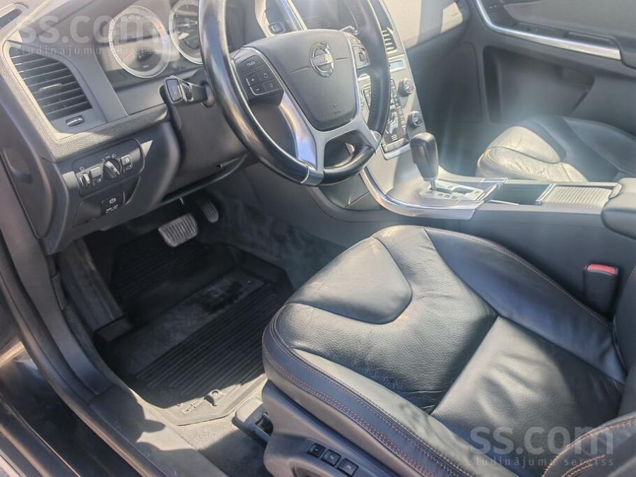 Melns Volvo XC60 2012 Rīga, ar dzinēja tilpumu 2.40 L un nobraukumu 350 tūkst. km par 7990 €, foto 20 vietnē AUTOMOTO.COM.LV