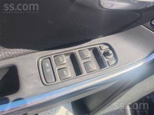 Melns Volvo XC60 2012 Rīga, ar dzinēja tilpumu 2.40 L un nobraukumu 350 tūkst. km par 7990 €, foto 21 vietnē AUTOMOTO.COM.LV