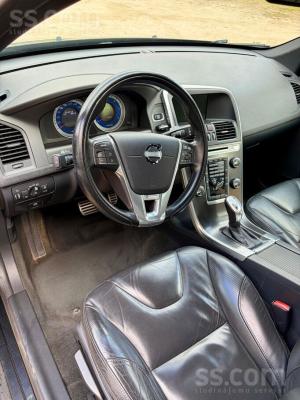 Melns Volvo XC60 2012 Jelgava, ar dzinēja tilpumu 2.00 L un nobraukumu 255 tūkst. km par 8350 €, foto 6 vietnē AUTOMOTO.COM.LV