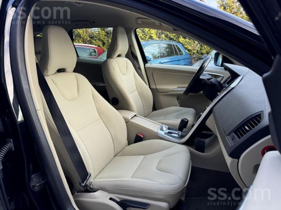 Melns Volvo XC60 2012 Rīga, ar dzinēja tilpumu 2.00 L un nobraukumu 271 tūkst. km par 8500 €, foto 8 vietnē AUTOMOTO.COM.LV