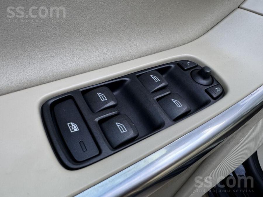 Melns Volvo XC60 2012 Rīga, ar dzinēja tilpumu 2.00 L un nobraukumu 271 tūkst. km par 8500 €, foto 18 vietnē AUTOMOTO.COM.LV
