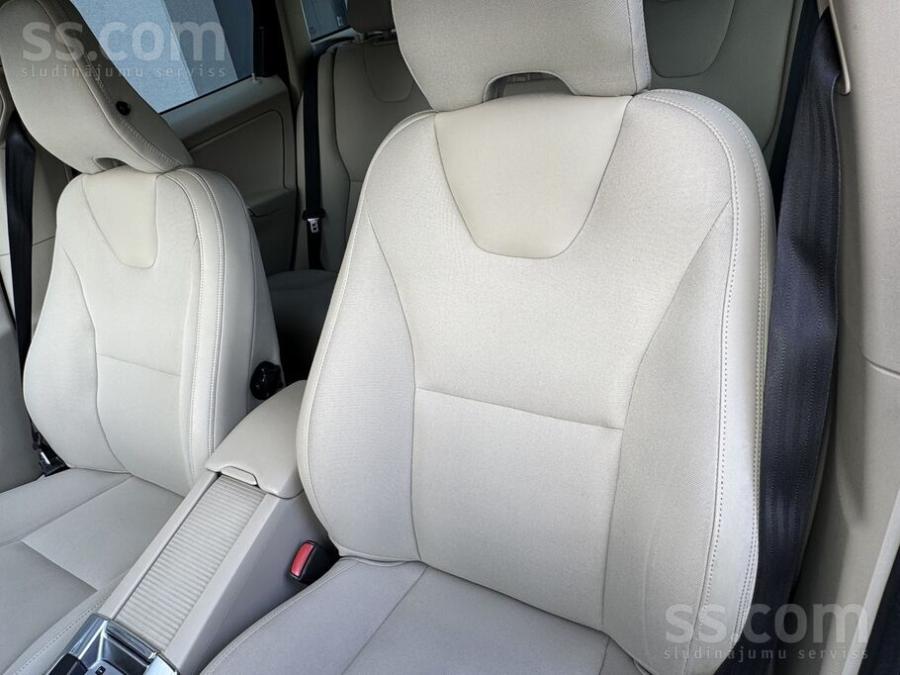 Melns Volvo XC60 2012 Rīga, ar dzinēja tilpumu 2.00 L un nobraukumu 271 tūkst. km par 8500 €, foto 20 vietnē AUTOMOTO.COM.LV