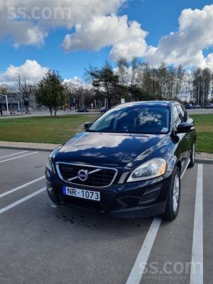 Black Volvo XC60 2012 in Riga, with an engine capacity of 2.40 L and mileage of 380 thousand km for 7000 €, photo  on AUTOMOTO.COM.LV