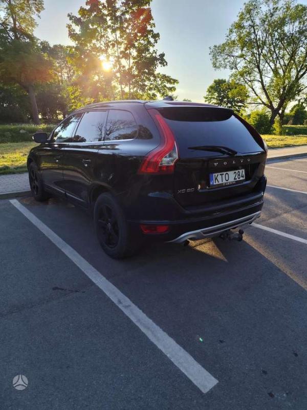 Melns Volvo XC60 2012 Šauļi, ar dzinēja tilpumu 3.19 L un nobraukumu 234 tūkst. km par 8850 €, foto 7 vietnē AUTOMOTO.COM.LV
