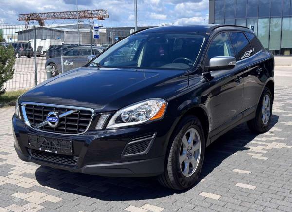 Melns Volvo XC60 2012 Šauļi, ar dzinēja tilpumu 2.00 L un nobraukumu 304 tūkst. km par 9300 €, foto 3 vietnē AUTOMOTO.COM.LV