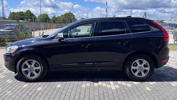 Melns Volvo XC60 2012 Šauļi, ar dzinēja tilpumu 2.00 L un nobraukumu 304 tūkst. km par 9300 €, foto 5 vietnē AUTOMOTO.COM.LV