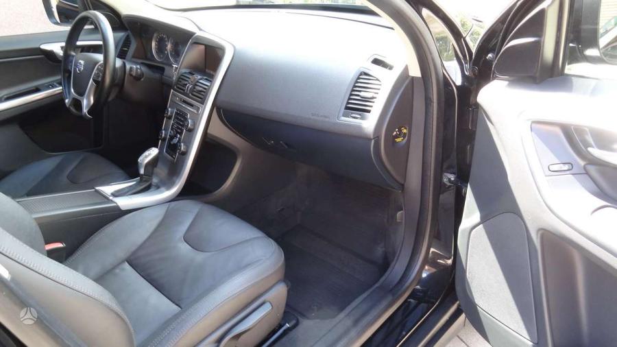 Melns Volvo XC60 2012 Joniškis, ar dzinēja tilpumu 1.98 L un nobraukumu 265 tūkst. km par 8499 €, foto 19 vietnē AUTOMOTO.COM.LV