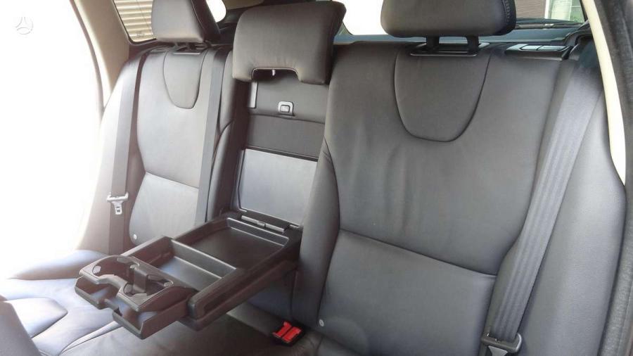 Melns Volvo XC60 2012 Joniškis, ar dzinēja tilpumu 1.98 L un nobraukumu 265 tūkst. km par 8499 €, foto 25 vietnē AUTOMOTO.COM.LV