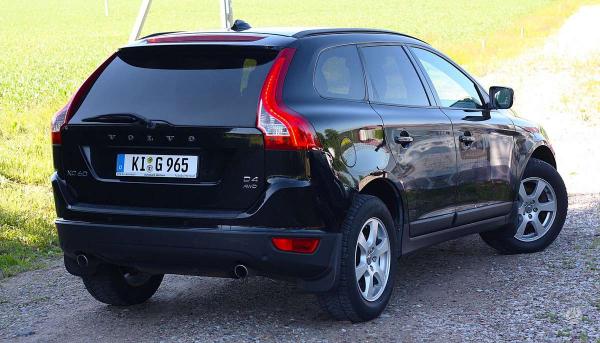 Melns Volvo XC60 2012 Kretinga, ar dzinēja tilpumu 2.40 L un nobraukumu 248 tūkst. km par 7599 €, foto 10 vietnē AUTOMOTO.COM.LV