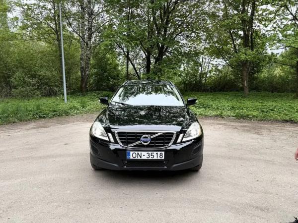 Melns Volvo XC60 2012 Rīga, ar dzinēja tilpumu 2.40 L un nobraukumu 247 tūkst. km par 7990 €, foto 3 vietnē AUTOMOTO.COM.LV