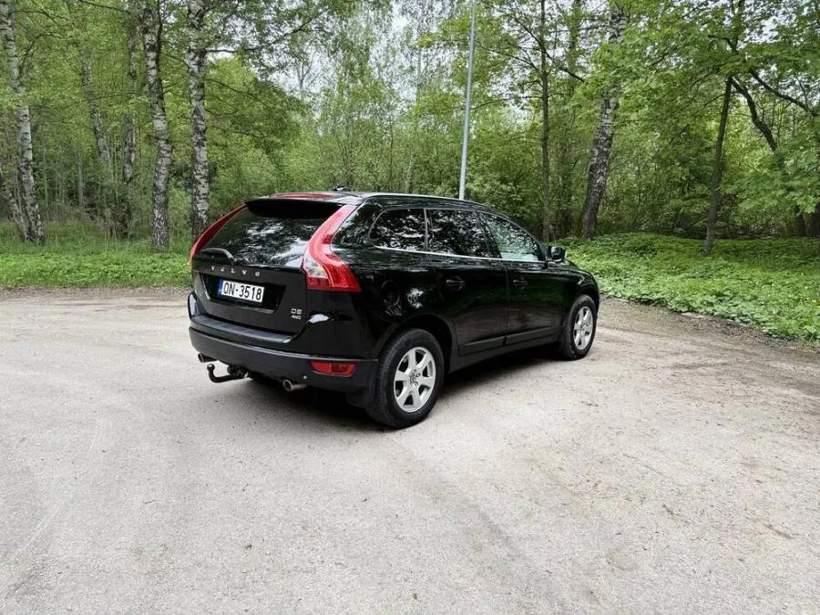 Melns Volvo XC60 2012 Rīga, ar dzinēja tilpumu 2.40 L un nobraukumu 247 tūkst. km par 7990 €, foto 5 vietnē AUTOMOTO.COM.LV