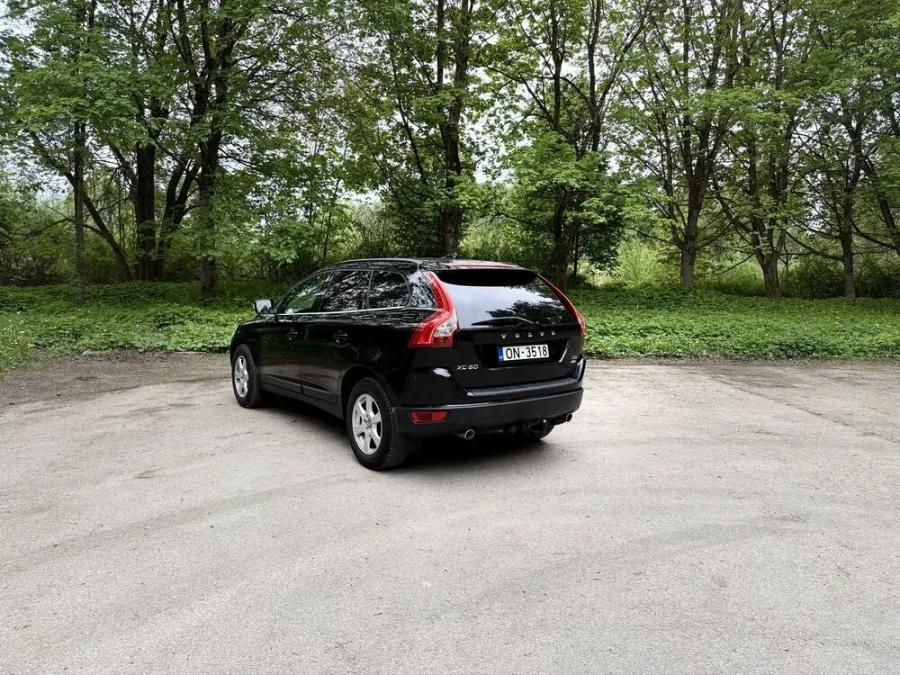 Melns Volvo XC60 2012 Rīga, ar dzinēja tilpumu 2.40 L un nobraukumu 247 tūkst. km par 7990 €, foto 7 vietnē AUTOMOTO.COM.LV