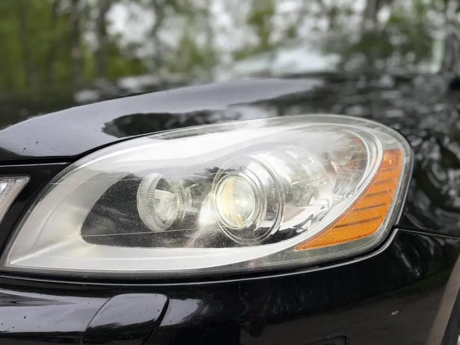Melns Volvo XC60 2012 Rīga, ar dzinēja tilpumu 2.40 L un nobraukumu 247 tūkst. km par 7990 €, foto 8 vietnē AUTOMOTO.COM.LV