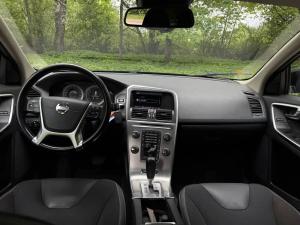 Melns Volvo XC60 2012 Rīga, ar dzinēja tilpumu 2.40 L un nobraukumu 247 tūkst. km par 7990 €, foto 9 vietnē AUTOMOTO.COM.LV