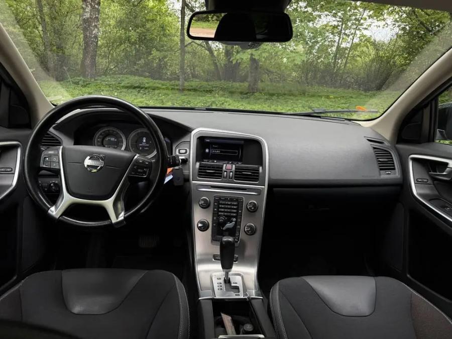 Melns Volvo XC60 2012 Rīga, ar dzinēja tilpumu 2.40 L un nobraukumu 247 tūkst. km par 7990 €, foto 9 vietnē AUTOMOTO.COM.LV