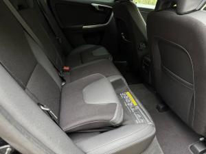 Melns Volvo XC60 2012 Rīga, ar dzinēja tilpumu 2.40 L un nobraukumu 247 tūkst. km par 7990 €, foto 12 vietnē AUTOMOTO.COM.LV