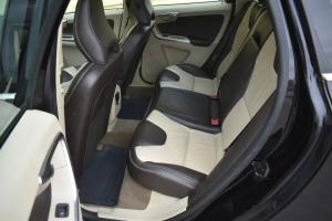 Melns Volvo XC60 2012 Talsi, ar dzinēja tilpumu 2.40 L un nobraukumu 344 tūkst. km par 7900 €, foto 9 vietnē AUTOMOTO.COM.LV