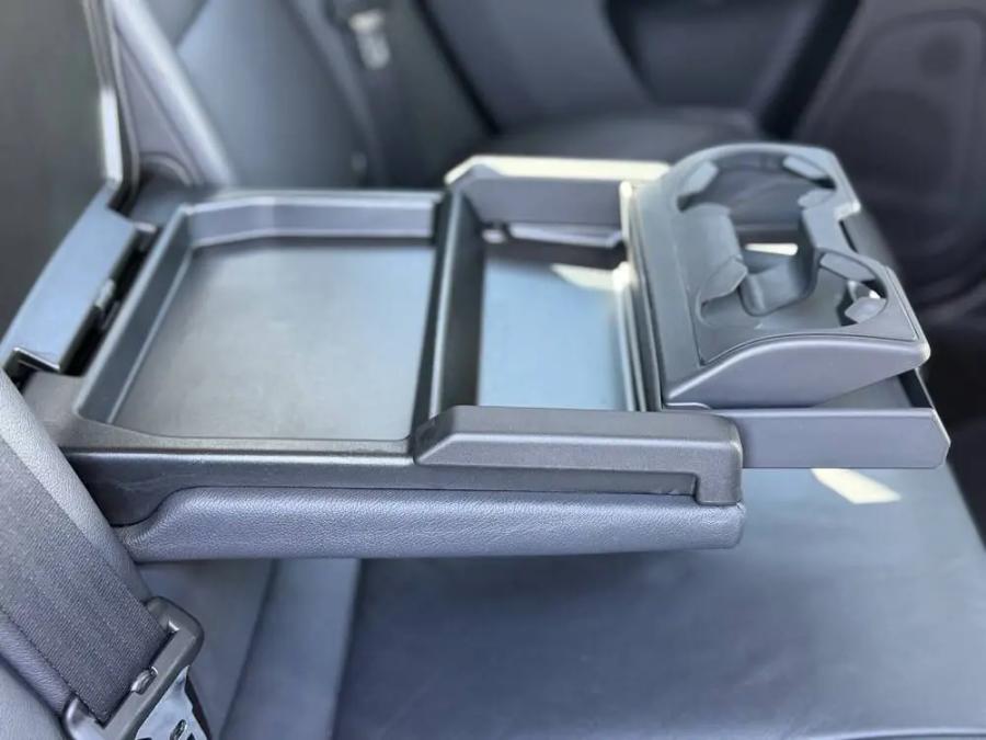 Melns Volvo XC60 2012 Rīga, ar dzinēja tilpumu 2.00 L un nobraukumu 344 tūkst. km par 8700 €, foto 15 vietnē AUTOMOTO.COM.LV