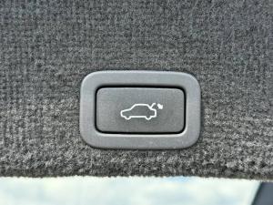 Melns Volvo XC60 2012 Rīga, ar dzinēja tilpumu 2.00 L un nobraukumu 344 tūkst. km par 8700 €, foto 17 vietnē AUTOMOTO.COM.LV
