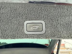 Melns Volvo XC60 2012 Rīga, ar dzinēja tilpumu 2.40 L un nobraukumu 279 tūkst. km par 11495 €, foto 5 vietnē AUTOMOTO.COM.LV