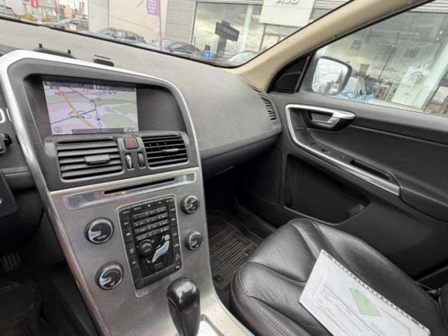 Melns Volvo XC60 2012 Rīga, ar dzinēja tilpumu 2.40 L un nobraukumu 279 tūkst. km par 11495 €, foto 10 vietnē AUTOMOTO.COM.LV