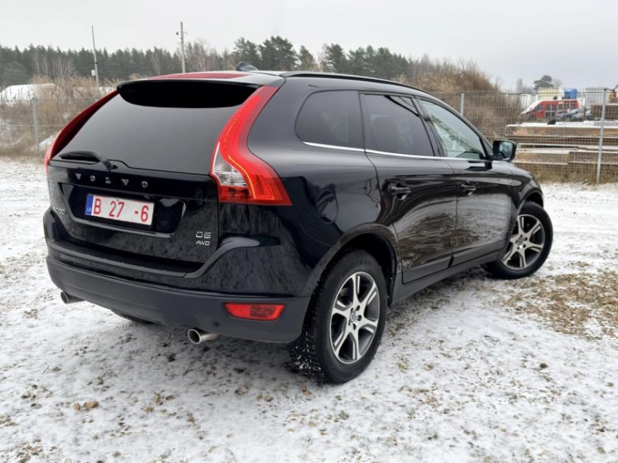 Melns Volvo XC60 2012 Rīga, ar dzinēja tilpumu 2.40 L un nobraukumu 279 tūkst. km par 11495 €, foto 11 vietnē AUTOMOTO.COM.LV