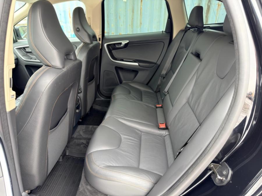 Melns Volvo XC60 2012 Rīga, ar dzinēja tilpumu 2.40 L un nobraukumu 279 tūkst. km par 11495 €, foto 15 vietnē AUTOMOTO.COM.LV
