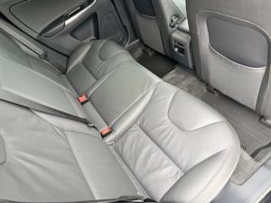 Melns Volvo XC60 2012 Rīga, ar dzinēja tilpumu 2.40 L un nobraukumu 279 tūkst. km par 11495 €, foto 20 vietnē AUTOMOTO.COM.LV