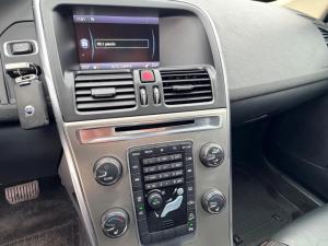 Melns Volvo XC60 2012 Rīga, ar dzinēja tilpumu 2.40 L un nobraukumu 279 tūkst. km par 11495 €, foto 23 vietnē AUTOMOTO.COM.LV