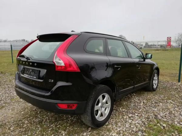 Melns Volvo XC60 2012 Saldus, ar dzinēja tilpumu 2.00 L un nobraukumu 268 tūkst. km par 9700 €, foto 2 vietnē AUTOMOTO.COM.LV
