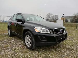 Black Volvo XC60 2012 in Saldus, with an engine capacity of 2.00 L and mileage of 268 thousand km for 9700 €, photo 4 on AUTOMOTO.COM.LV