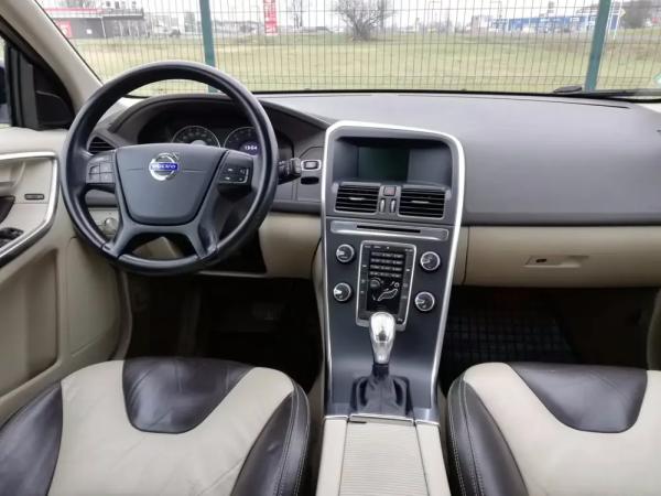Melns Volvo XC60 2012 Saldus, ar dzinēja tilpumu 2.00 L un nobraukumu 268 tūkst. km par 9700 €, foto 9 vietnē AUTOMOTO.COM.LV