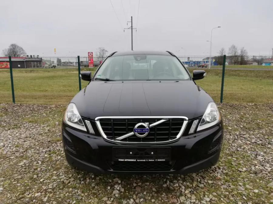Black Volvo XC60 2012 in Saldus, with an engine capacity of 2.00 L and mileage of 268 thousand km for 9700 €, photo 11 on AUTOMOTO.COM.LV