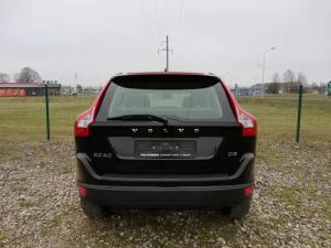 Black Volvo XC60 2012 in Saldus, with an engine capacity of 2.00 L and mileage of 268 thousand km for 9700 €, photo 12 on AUTOMOTO.COM.LV