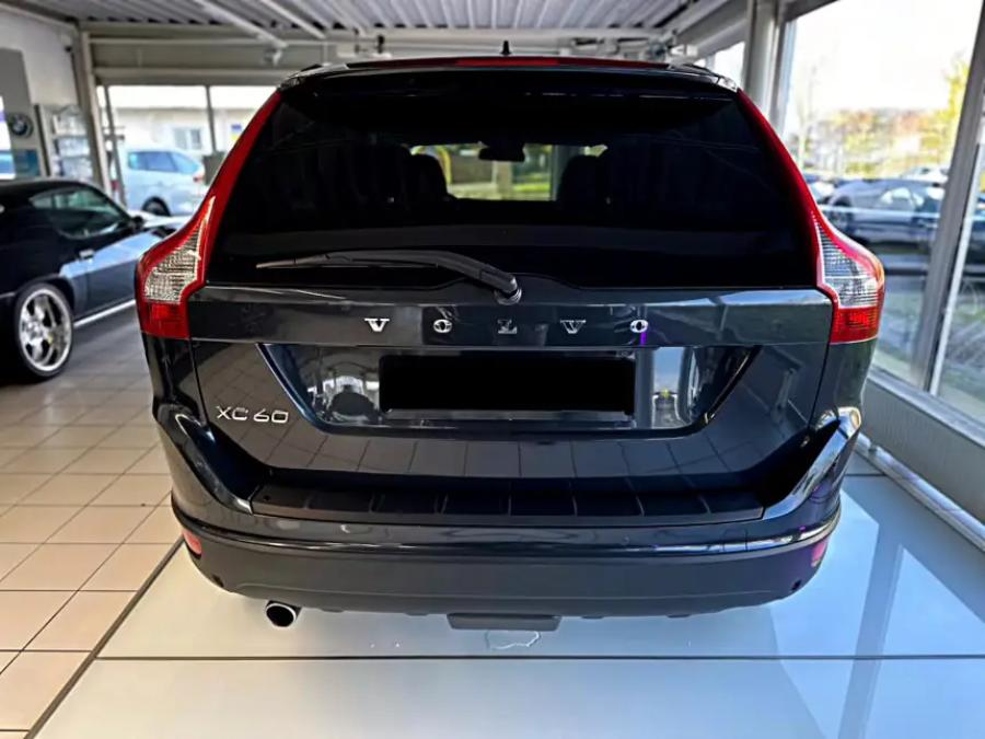 Melns Volvo XC60 2012 Rīga, ar dzinēja tilpumu 2.00 L un nobraukumu 227 tūkst. km par 9400 €, foto 7 vietnē AUTOMOTO.COM.LV