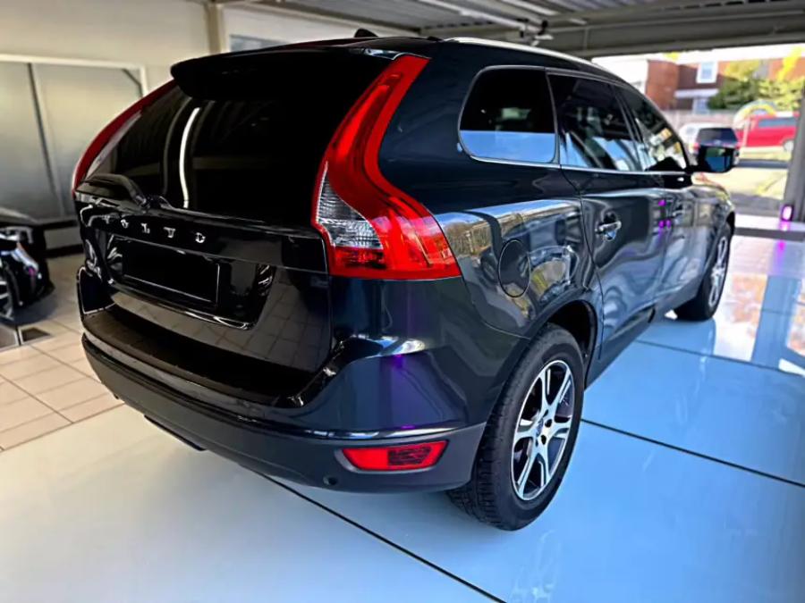 Melns Volvo XC60 2012 Rīga, ar dzinēja tilpumu 2.00 L un nobraukumu 227 tūkst. km par 9400 €, foto 9 vietnē AUTOMOTO.COM.LV