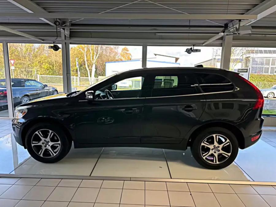 Melns Volvo XC60 2012 Rīga, ar dzinēja tilpumu 2.00 L un nobraukumu 227 tūkst. km par 9400 €, foto 10 vietnē AUTOMOTO.COM.LV