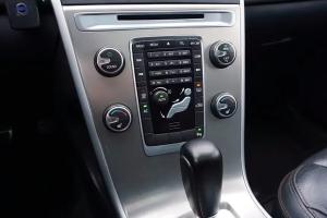 Melns Volvo XC60 2012 Rīga, ar dzinēja tilpumu 2.00 L un nobraukumu 227 tūkst. km par 9400 €, foto 15 vietnē AUTOMOTO.COM.LV