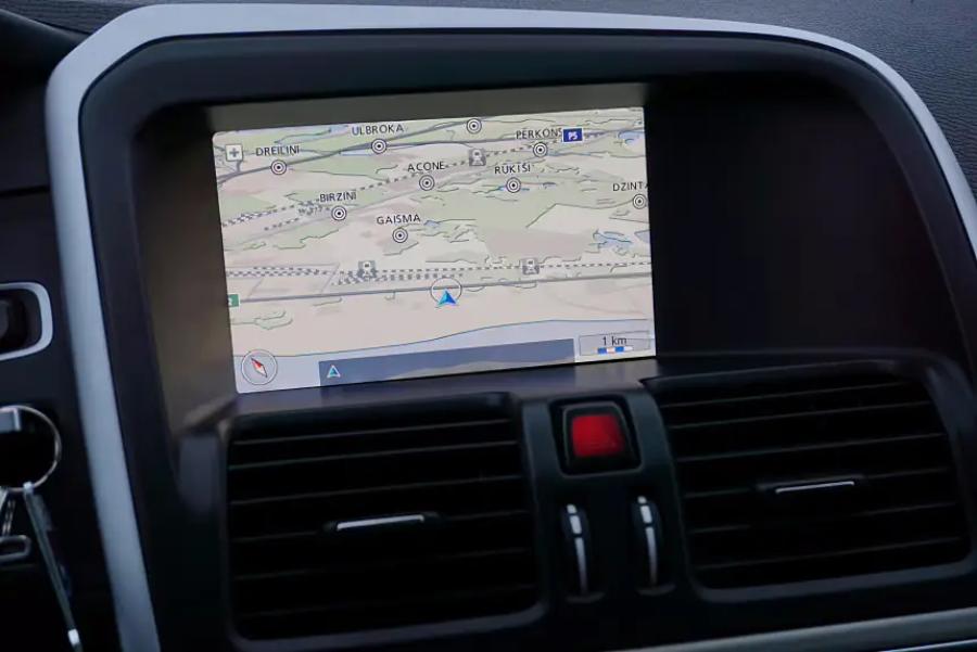 Melns Volvo XC60 2012 Rīga, ar dzinēja tilpumu 2.00 L un nobraukumu 227 tūkst. km par 9400 €, foto 18 vietnē AUTOMOTO.COM.LV