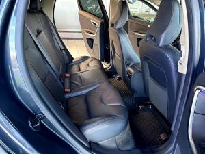 Melns Volvo XC60 2012 Rīga, ar dzinēja tilpumu 2.00 L un nobraukumu 227 tūkst. km par 9400 €, foto 23 vietnē AUTOMOTO.COM.LV
