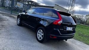 Black Volvo XC60 2012 in Riga, with an engine capacity of 2.00 L and mileage of 210 thousand km for 10800 €, photo 9 on AUTOMOTO.COM.LV
