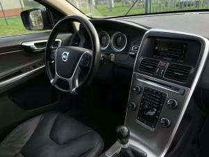 Black Volvo XC60 2012 in Riga, with an engine capacity of 2.00 L and mileage of 210 thousand km for 10800 €, photo 15 on AUTOMOTO.COM.LV