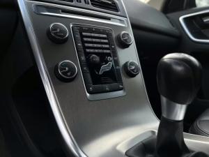 Black Volvo XC60 2012 in Riga, with an engine capacity of 2.00 L and mileage of 210 thousand km for 10800 €, photo 17 on AUTOMOTO.COM.LV