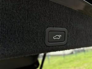 Black Volvo XC60 2012 in Riga, with an engine capacity of 2.00 L and mileage of 210 thousand km for 10800 €, photo 23 on AUTOMOTO.COM.LV