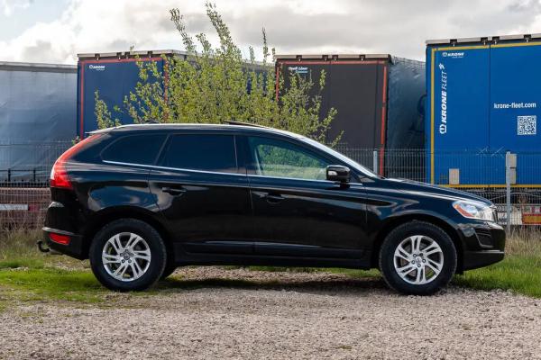 Melns Volvo XC60 2012 Rīga, ar dzinēja tilpumu 2.40 L un nobraukumu 256 tūkst. km par 10495 €, foto 7 vietnē AUTOMOTO.COM.LV